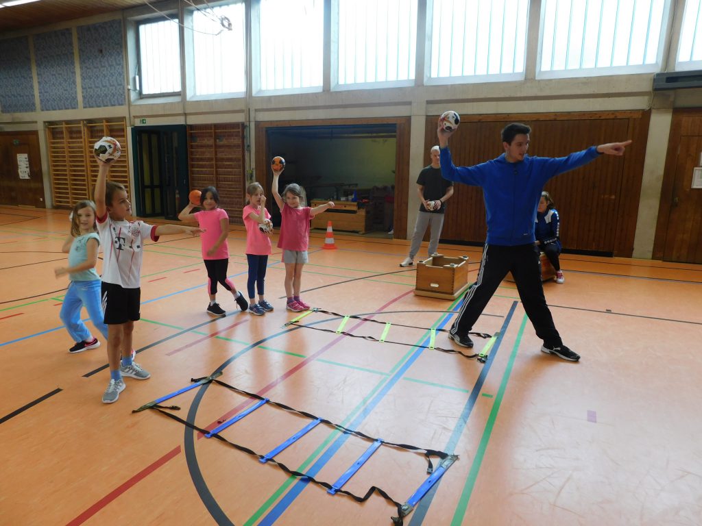 Handball Training für die 2. Klassen – Ludwig-Heyd-Schule Markgröningen