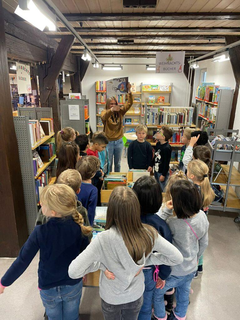Besuch in der Bücherei – Ludwig-Heyd-Schule Markgröningen